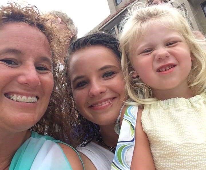 Angela Horner's Instagram, Twitter & Facebook on IDCrawl