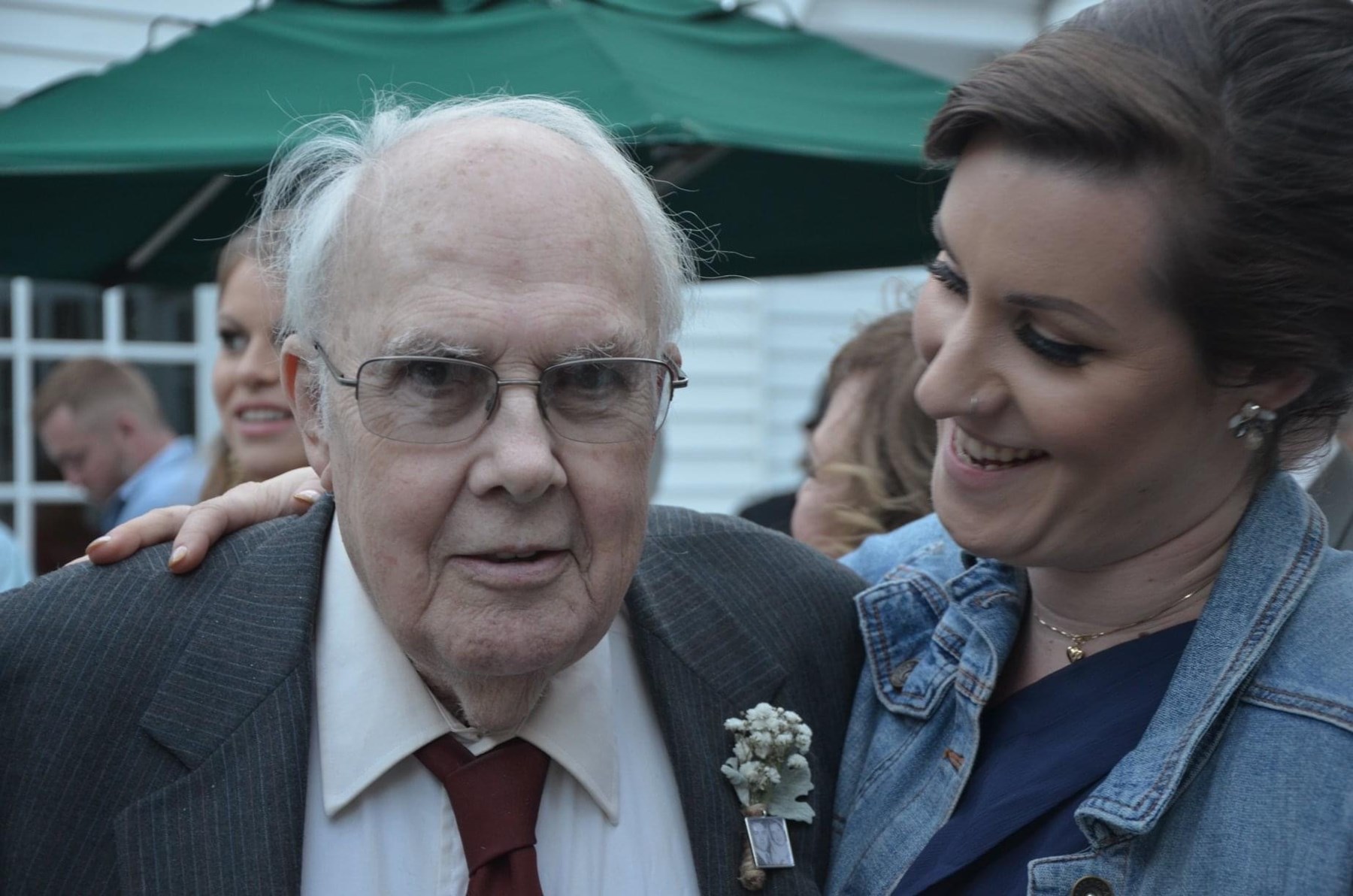 James Dunton's Instagram, Twitter & Facebook on IDCrawl