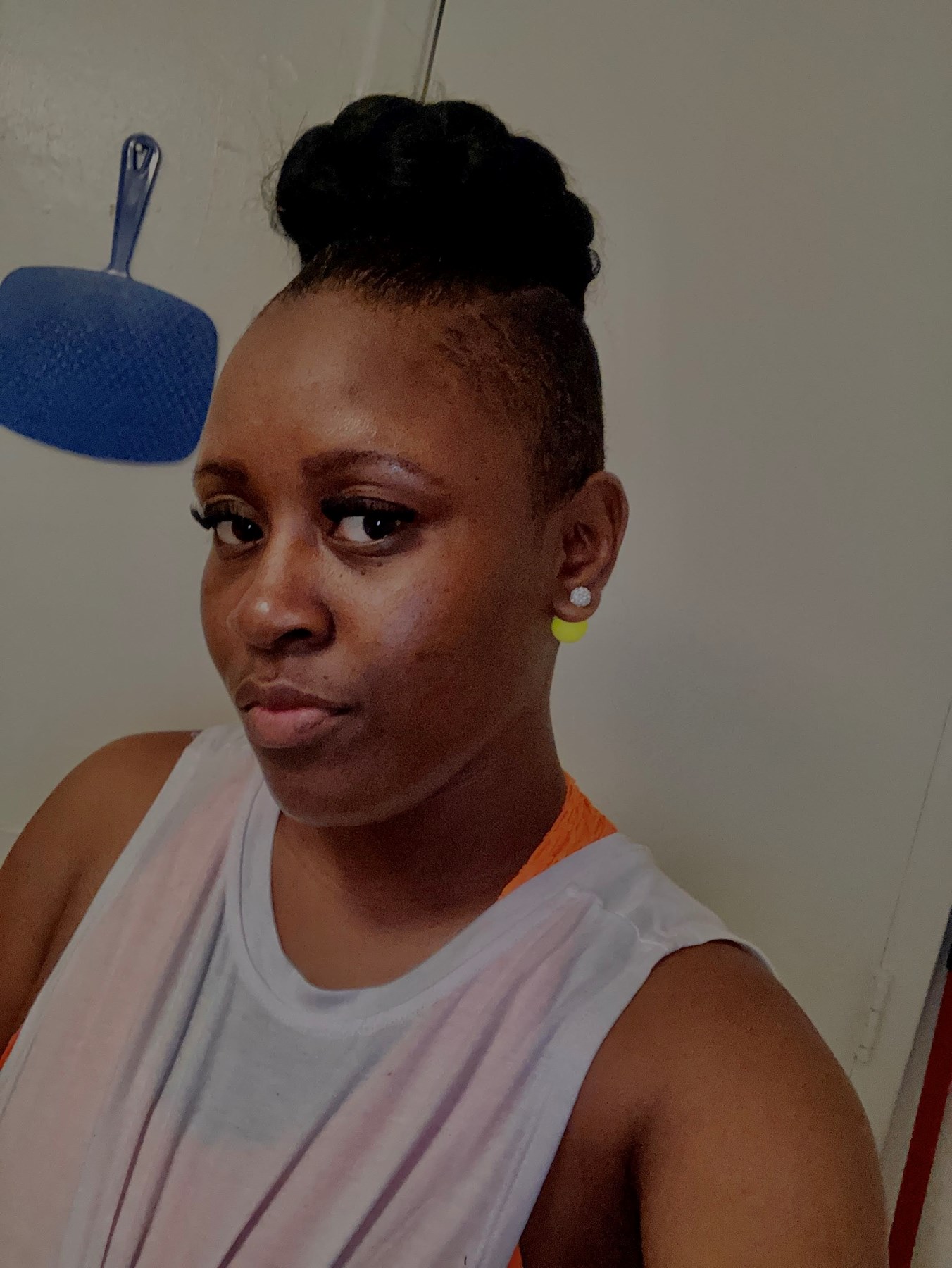 Krystal Holmes's Instagram, Twitter & Facebook on IDCrawl