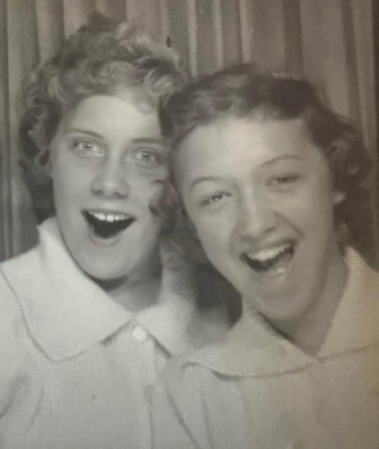 Roxanne Olsen's Instagram, Twitter & Facebook on IDCrawl