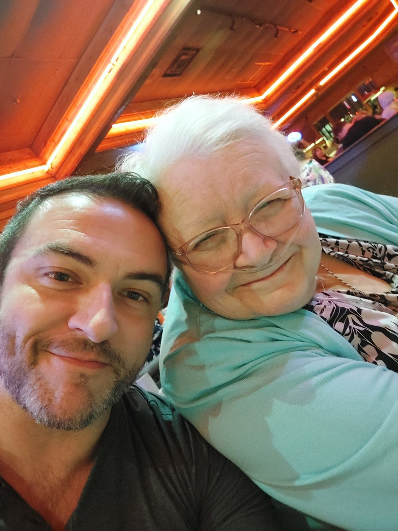 Savannah Hubbard's Instagram, Twitter & Facebook on IDCrawl