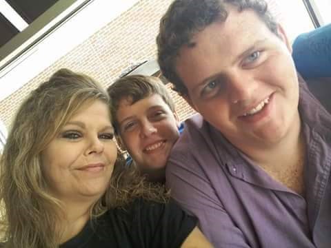 April Mills's Instagram, Twitter & Facebook on IDCrawl