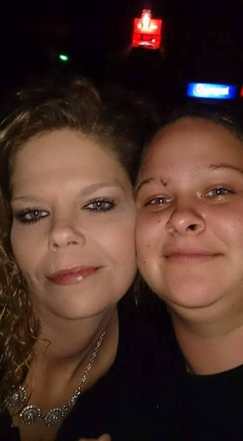 April Mills's Instagram, Twitter & Facebook on IDCrawl