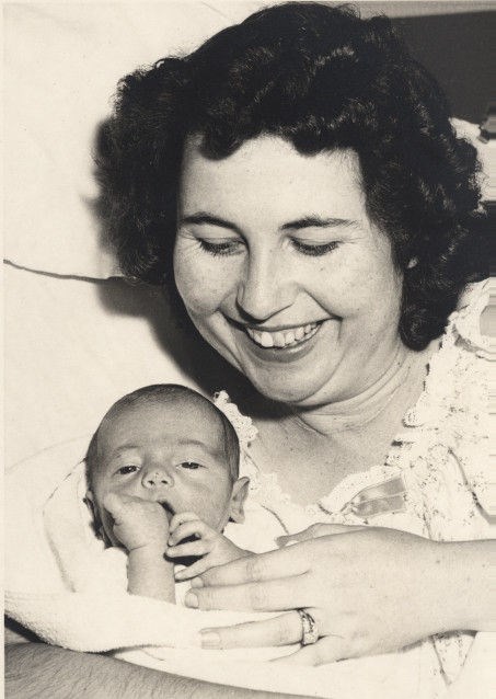 Lora Fox's Instagram, Twitter & Facebook on IDCrawl