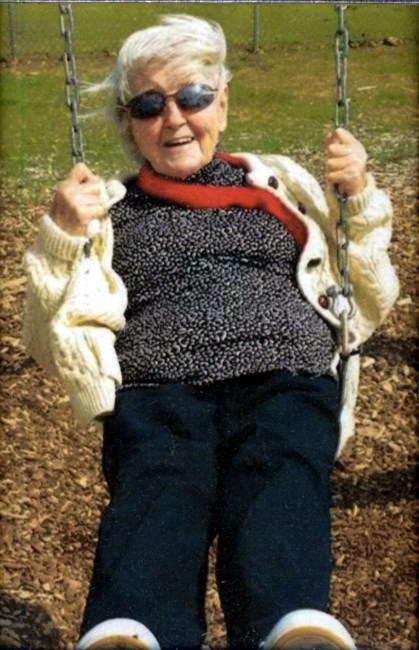 Elizabeth Betty Ruest Obituary - Babylon, NY