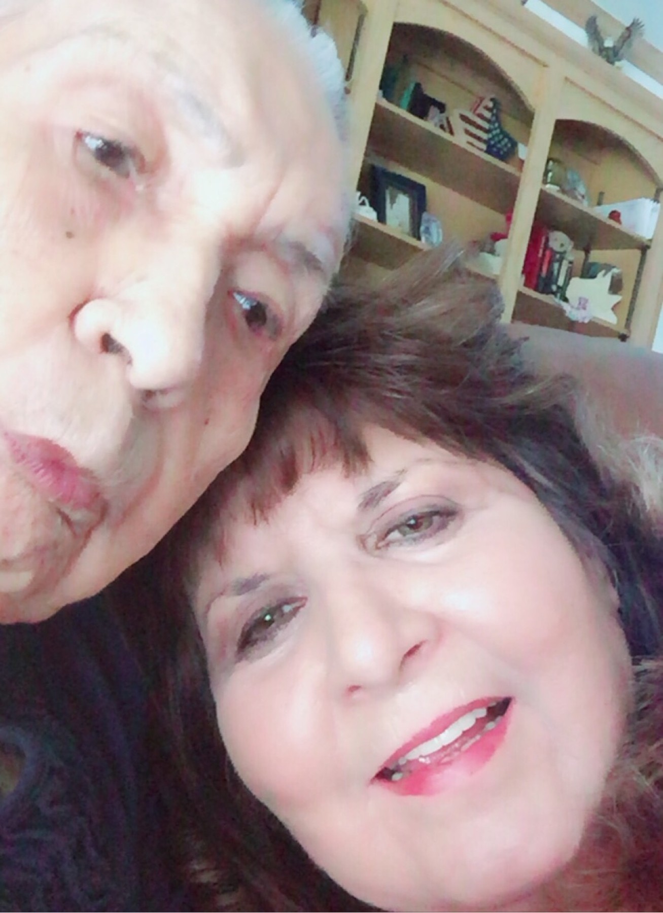 Lori Romeo's Instagram, Twitter & Facebook on IDCrawl