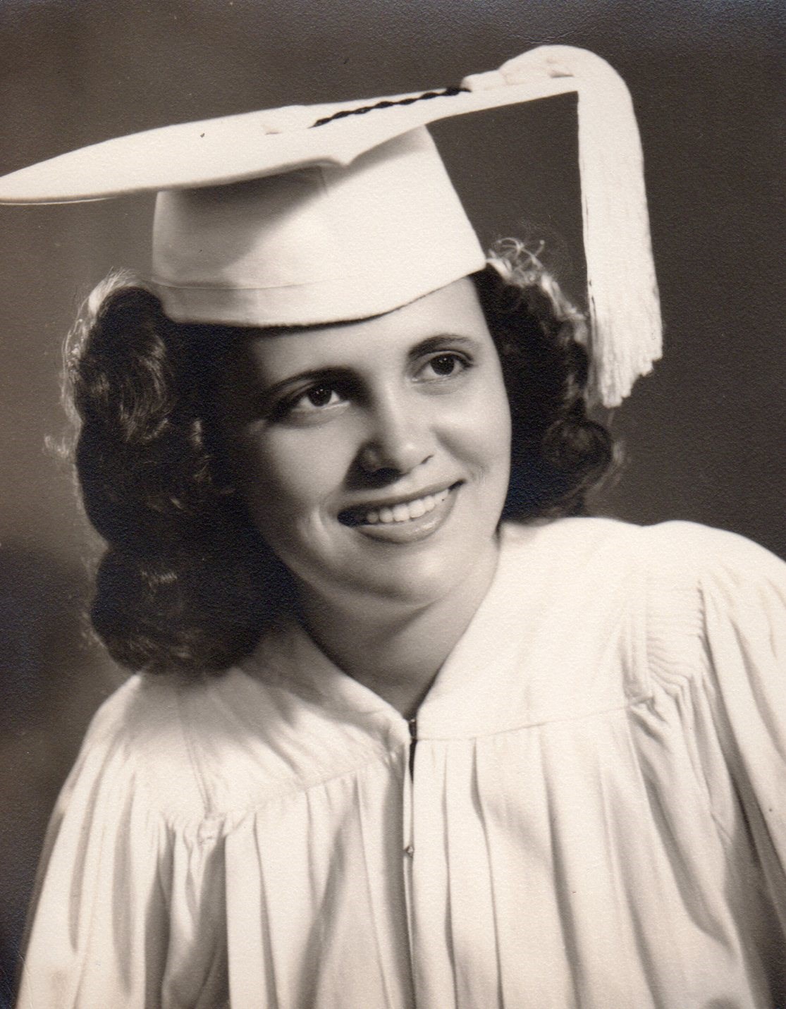 Helen Potts's Instagram, Twitter & Facebook on IDCrawl