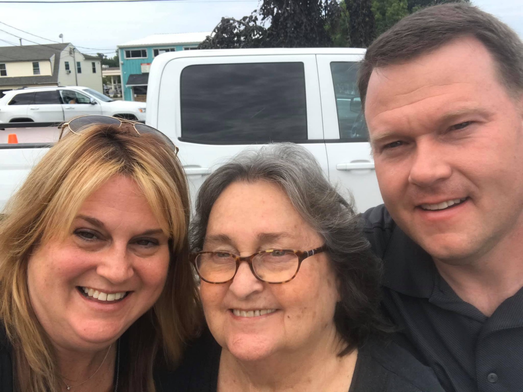 Karen Morris's Instagram, Twitter & Facebook on IDCrawl