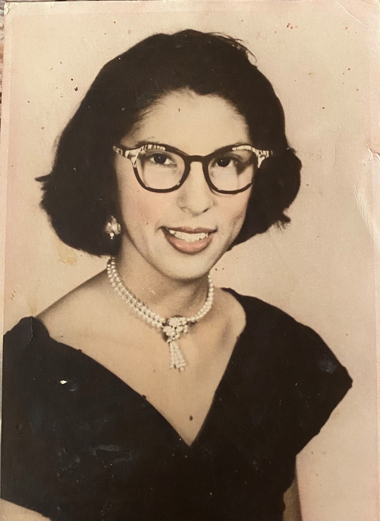 Amelia Howell's Instagram, Twitter & Facebook on IDCrawl