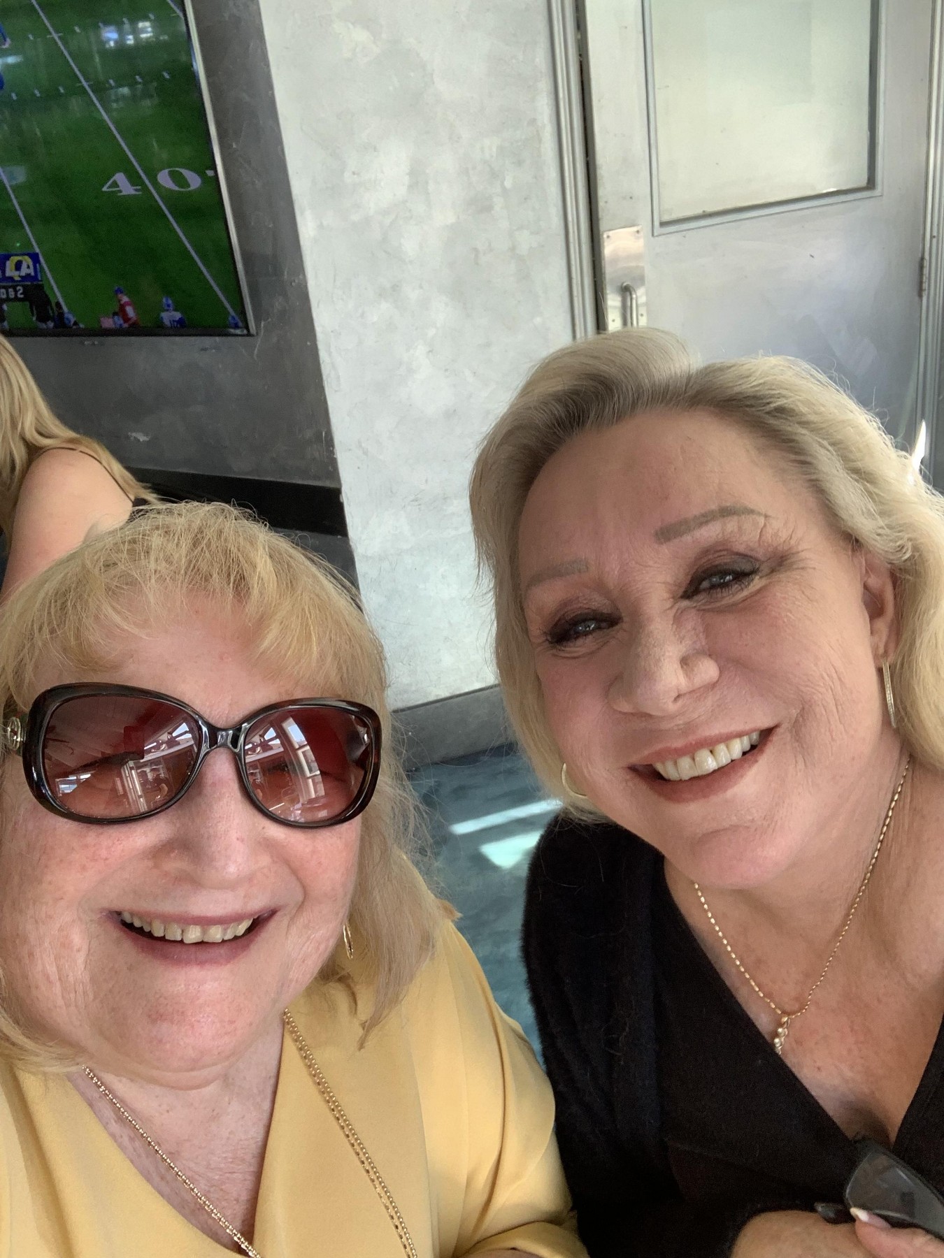 Lori Lyle's Instagram, Twitter & Facebook on IDCrawl