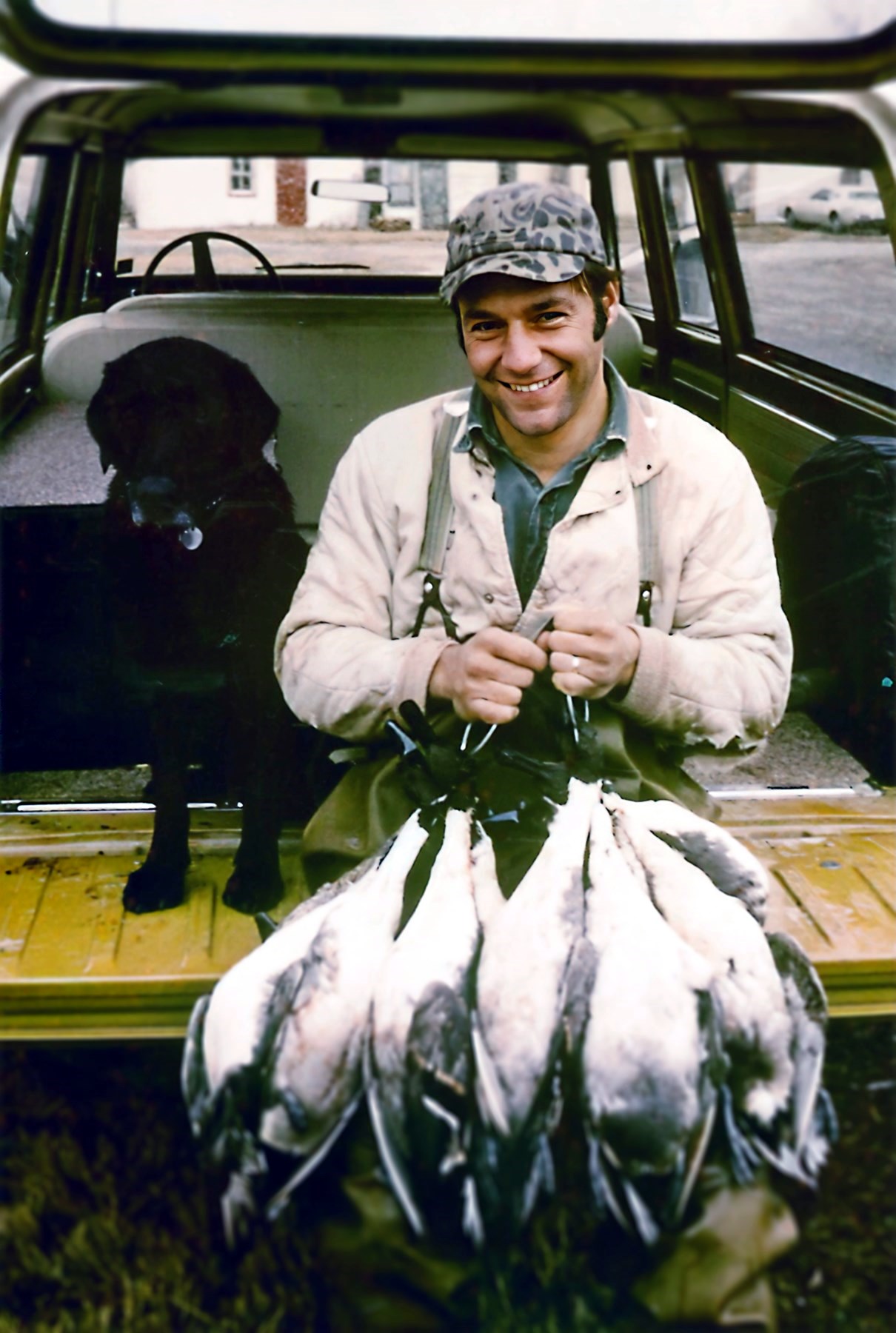 Dr. Loring R. Helfrich Obituary - Sikeston, MO - Share Memory