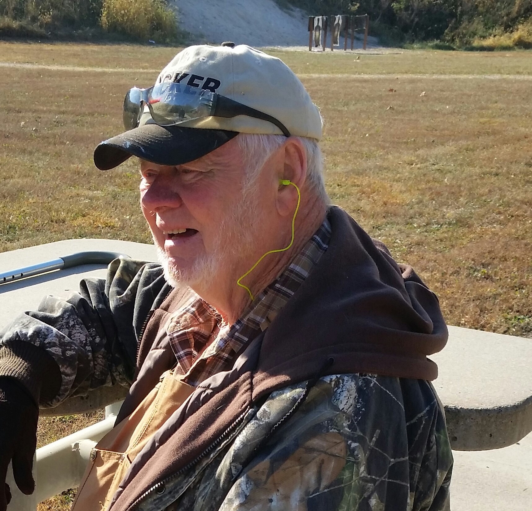 Julie Elsbury's Instagram, Twitter & Facebook on IDCrawl