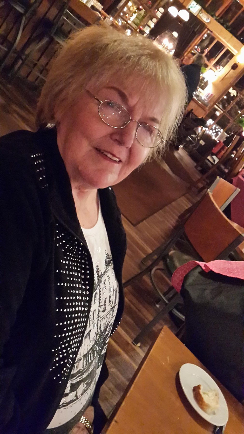 Sandra Mullins's Instagram, Twitter & Facebook on IDCrawl