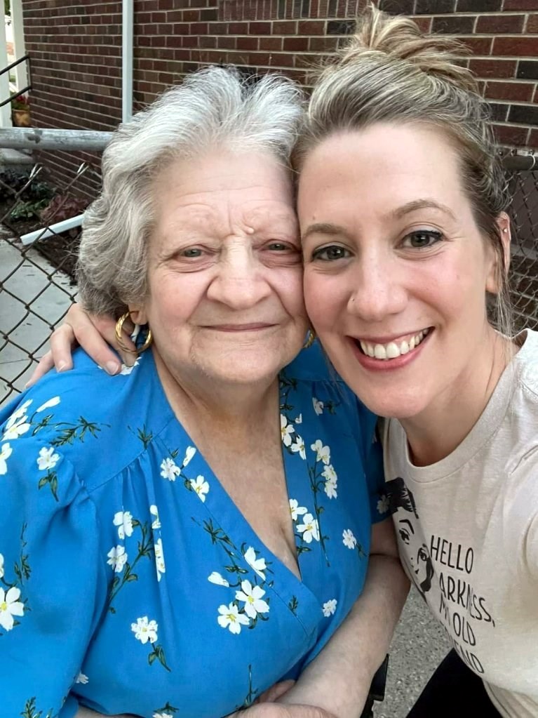 Emily Macdonald's Instagram, Twitter & Facebook on IDCrawl