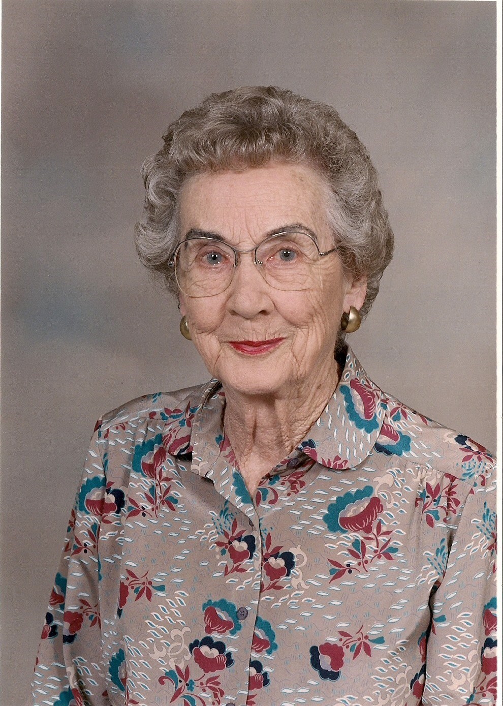 Minna Lee's Instagram, Twitter & Facebook on IDCrawl