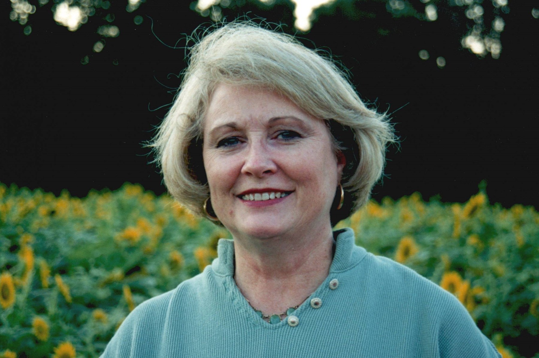 Sandra Edge's Instagram, Twitter & Facebook on IDCrawl