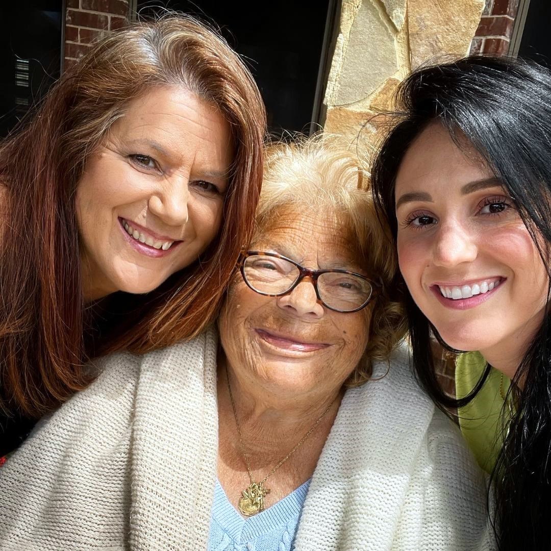 Maria Ray's Instagram, Twitter & Facebook on IDCrawl